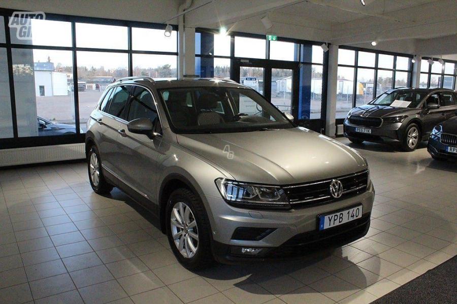 Grey Volkswagen Tiguan 2018 in Kaunas, with an engine capacity of 0.00 L and mileage of 80 thousand km for 23269 €, photo 3 on AUTOMOTO.COM.LV