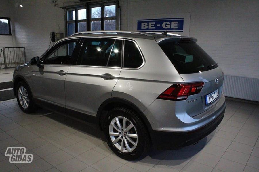 Grey Volkswagen Tiguan 2018 in Kaunas, with an engine capacity of 0.00 L and mileage of 80 thousand km for 23269 €, photo 8 on AUTOMOTO.COM.LV