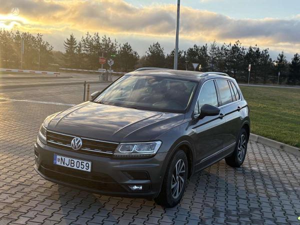 Pelēks Volkswagen Tiguan 2018 Klaipėda, ar dzinēja tilpumu 1.97 L un nobraukumu 216 tūkst. km par 17000 €, foto 1 vietnē AUTOMOTO.COM.LV