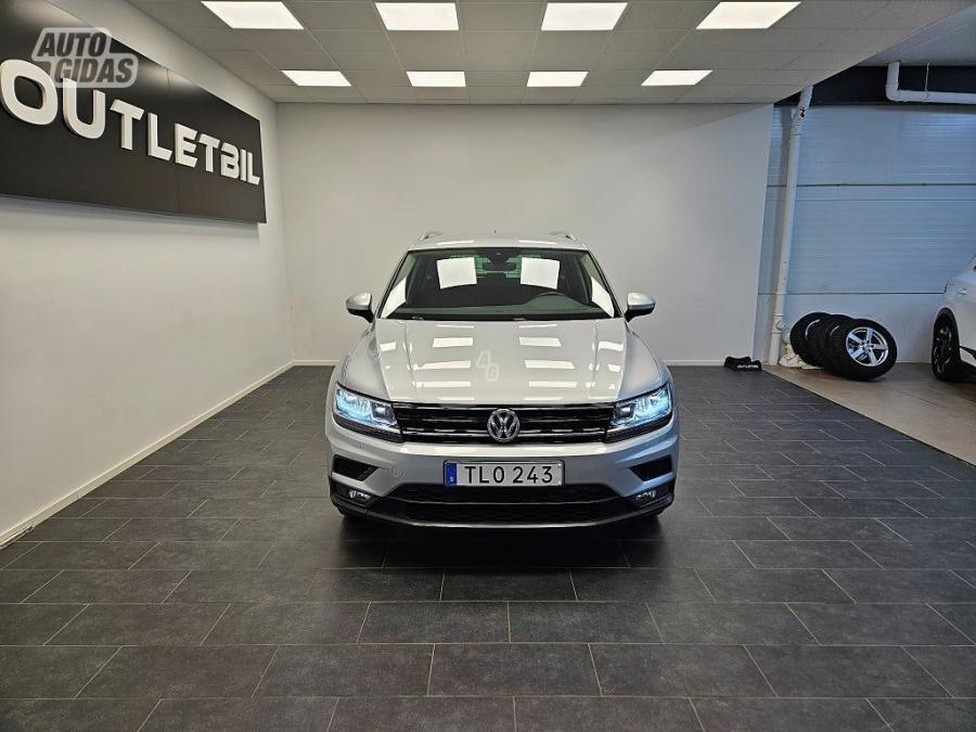 Pelēks Volkswagen Tiguan 2018 Kauņa, ar dzinēja tilpumu 0.00 L un nobraukumu 36 tūkst. km par 26272 €, foto 4 vietnē AUTOMOTO.COM.LV