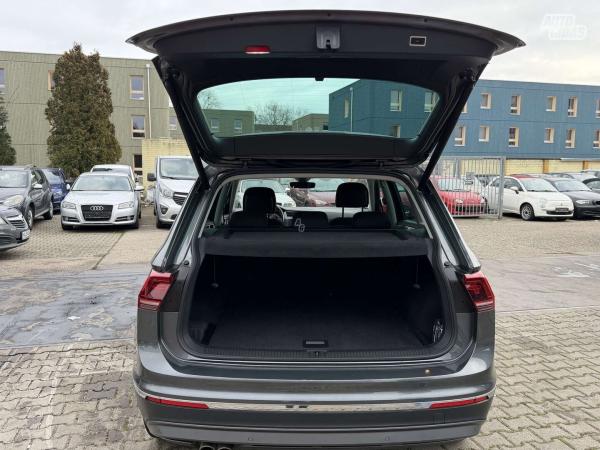 Pelēks Volkswagen Tiguan 2018 Kauņa, ar dzinēja tilpumu 0.00 L un nobraukumu 82 tūkst. km par 26519 €, foto 6 vietnē AUTOMOTO.COM.LV