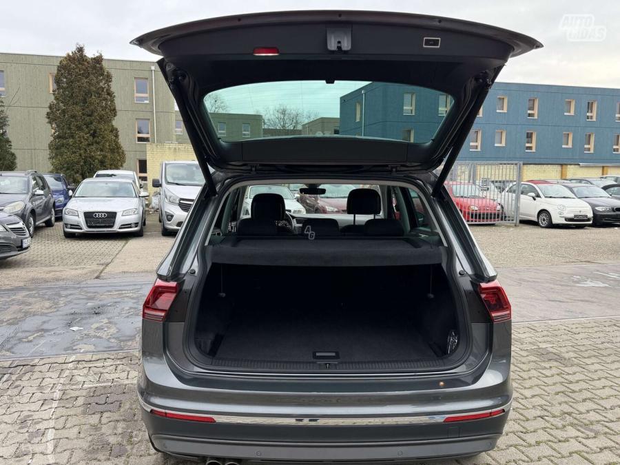 Pelēks Volkswagen Tiguan 2018 Kauņa, ar dzinēja tilpumu 0.00 L un nobraukumu 82 tūkst. km par 26519 €, foto 6 vietnē AUTOMOTO.COM.LV