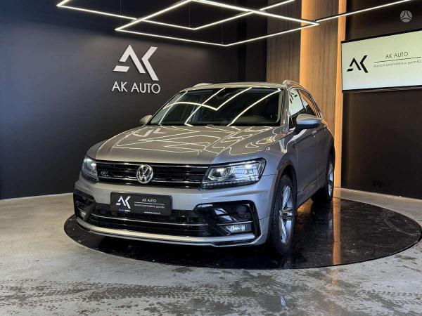 Grey Volkswagen Tiguan 2018 in Kaunas, with an engine capacity of 1.97 L and mileage of 257 thousand km for 16990 €, photo 5 on AUTOMOTO.COM.LV