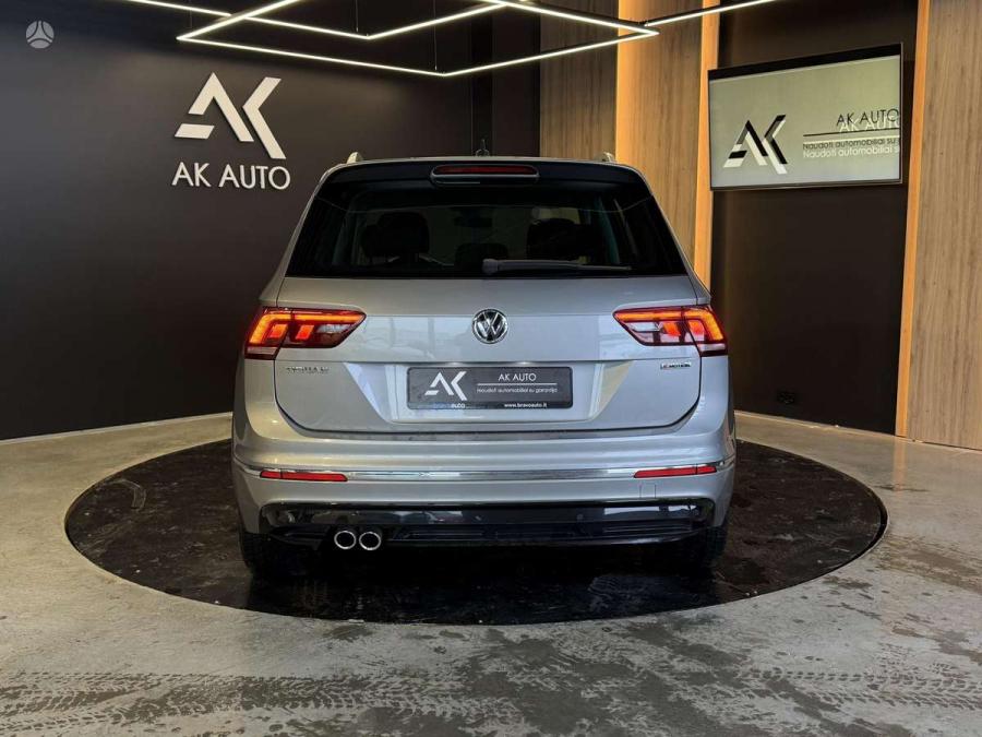 Pelēks Volkswagen Tiguan 2018 Kauņa, ar dzinēja tilpumu 1.97 L un nobraukumu 257 tūkst. km par 16990 €, foto 9 vietnē AUTOMOTO.COM.LV