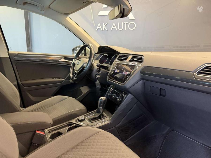 Pelēks Volkswagen Tiguan 2018 Kauņa, ar dzinēja tilpumu 1.97 L un nobraukumu 257 tūkst. km par 16990 €, foto 18 vietnē AUTOMOTO.COM.LV