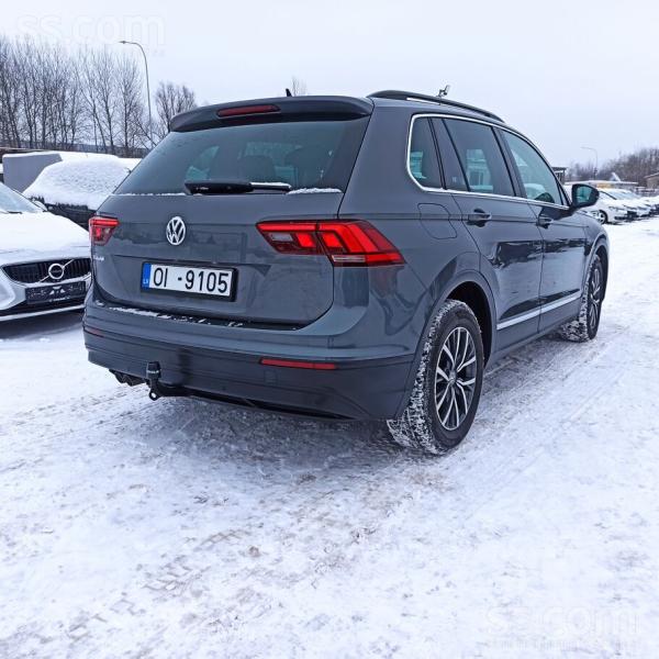 Pelēks Volkswagen Tiguan 2018 Daugavpils, ar dzinēja tilpumu 2.00 L un nobraukumu 0 tūkst. km par 18300 €, foto 5 vietnē AUTOMOTO.COM.LV