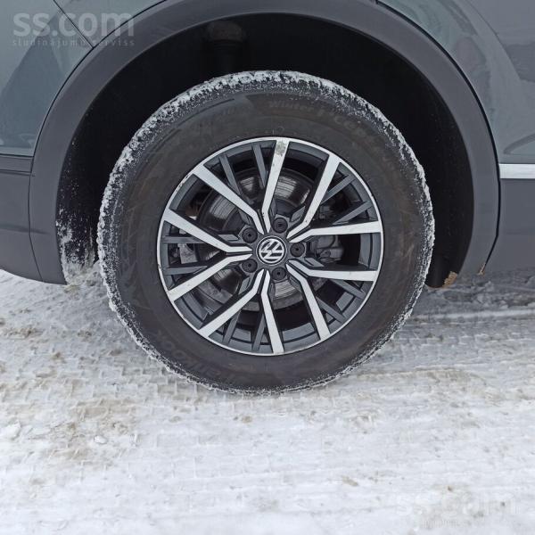 Pelēks Volkswagen Tiguan 2018 Daugavpils, ar dzinēja tilpumu 2.00 L un nobraukumu 0 tūkst. km par 18300 €, foto 10 vietnē AUTOMOTO.COM.LV