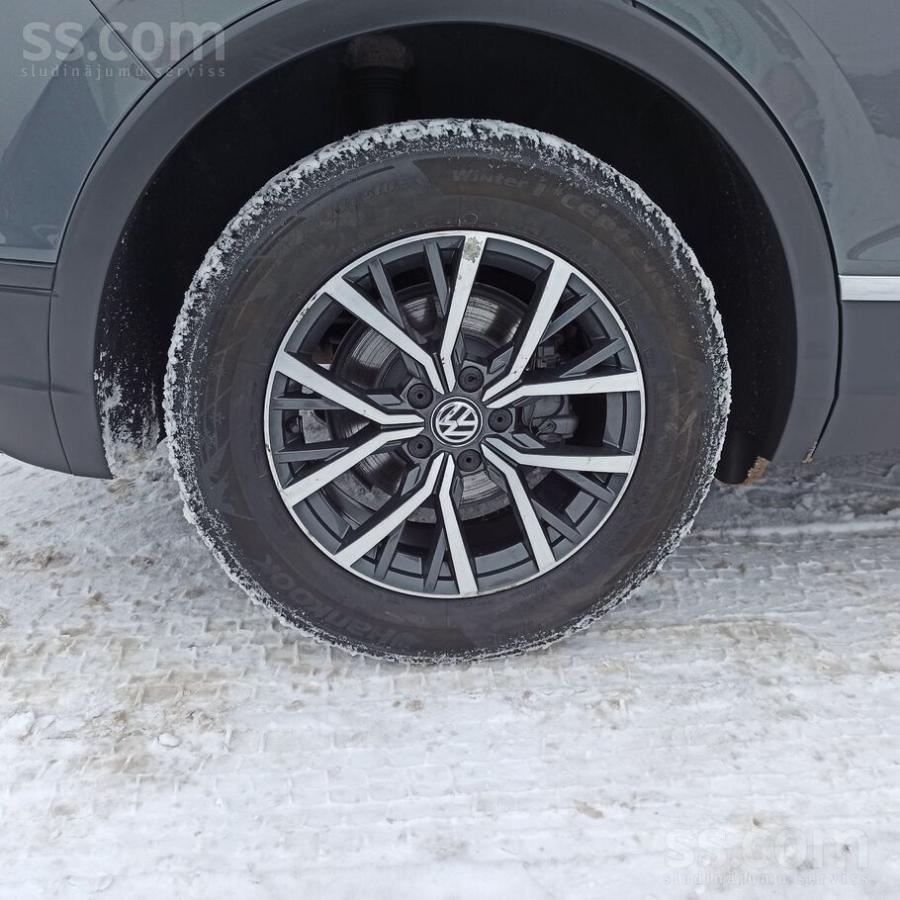 Pelēks Volkswagen Tiguan 2018 Daugavpils, ar dzinēja tilpumu 2.00 L un nobraukumu 0 tūkst. km par 18300 €, foto 10 vietnē AUTOMOTO.COM.LV