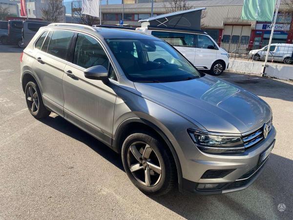 Pelēks Volkswagen Tiguan 2018 Kauņa, ar dzinēja tilpumu 1.97 L un nobraukumu 155 tūkst. km par 16800 €, foto 1 vietnē AUTOMOTO.COM.LV