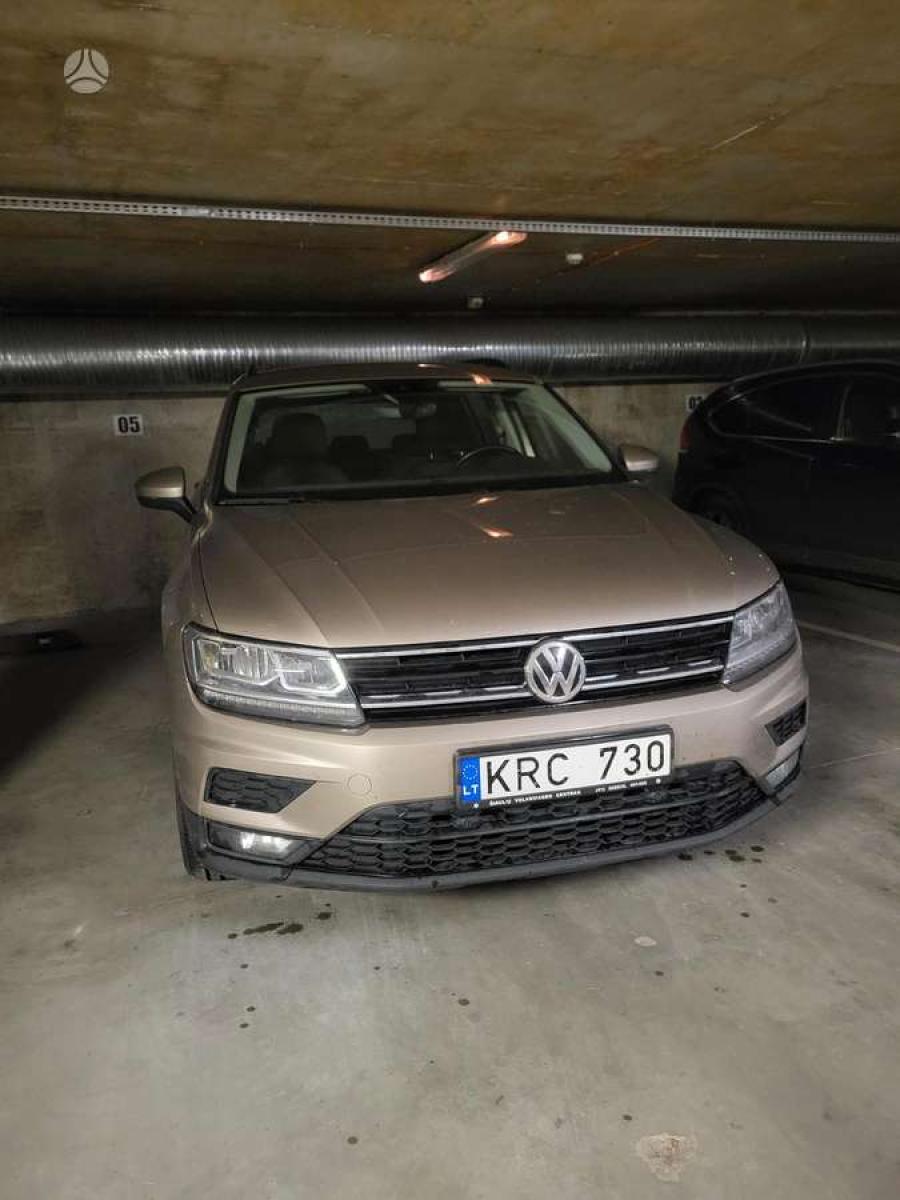 Pelēks Volkswagen Tiguan 2018 Viļņa, ar dzinēja tilpumu 1.97 L un nobraukumu 58 tūkst. km par 21500 €, foto 4 vietnē AUTOMOTO.COM.LV