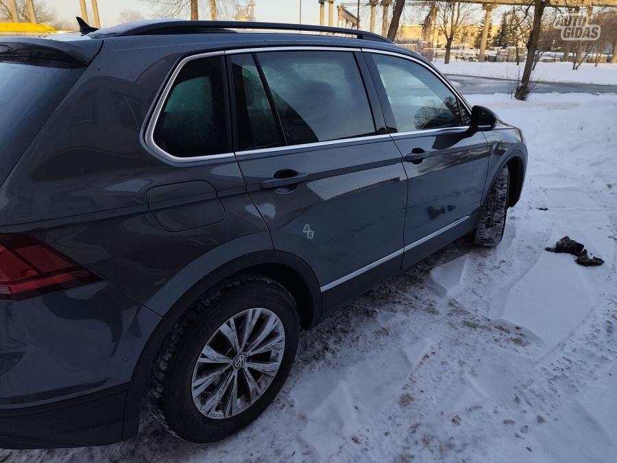 Pelēks Volkswagen Tiguan 2018 Šauļi, ar dzinēja tilpumu 2.00 L un nobraukumu 279 tūkst. km par 15000 €, foto 2 vietnē AUTOMOTO.COM.LV