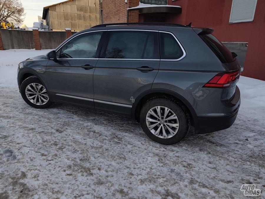 Pelēks Volkswagen Tiguan 2018 Šauļi, ar dzinēja tilpumu 2.00 L un nobraukumu 279 tūkst. km par 15000 €, foto 3 vietnē AUTOMOTO.COM.LV