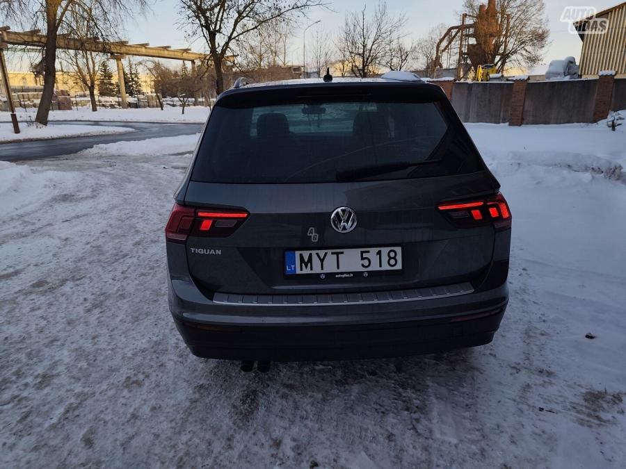Pelēks Volkswagen Tiguan 2018 Šauļi, ar dzinēja tilpumu 2.00 L un nobraukumu 279 tūkst. km par 15000 €, foto 4 vietnē AUTOMOTO.COM.LV