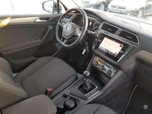 Grey Volkswagen Tiguan 2018 in Kaunas, with an engine capacity of 1.97 L and mileage of 336 thousand km for 13750 €, photo 7 on AUTOMOTO.COM.LV