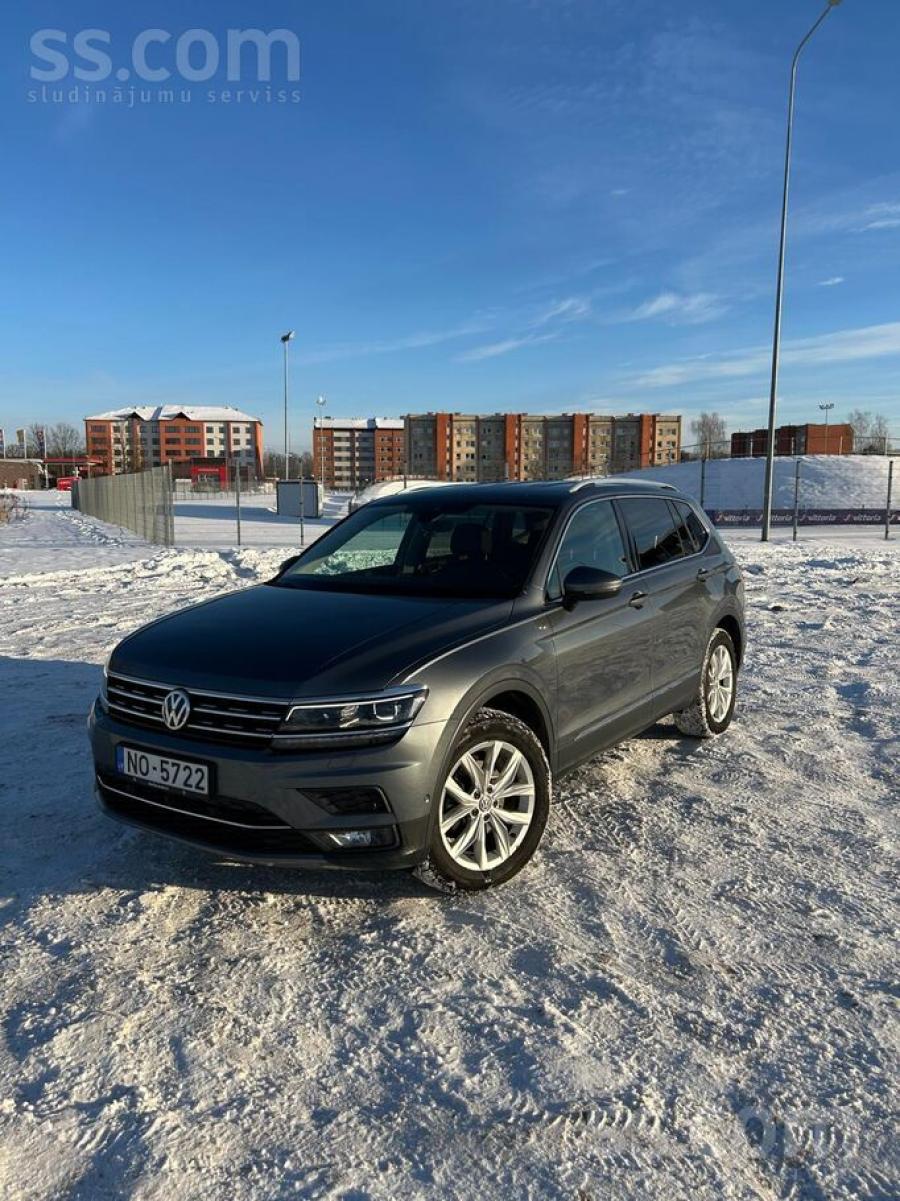 Pelēks Volkswagen Tiguan 2018 Valmiera, ar dzinēja tilpumu 2.00 L un nobraukumu 137 tūkst. km par 20500 €, foto 2 vietnē AUTOMOTO.COM.LV