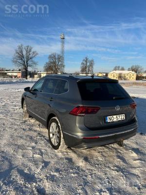 Pelēks Volkswagen Tiguan 2018 Valmiera, ar dzinēja tilpumu 2.00 L un nobraukumu 137 tūkst. km par 20500 €, foto 4 vietnē AUTOMOTO.COM.LV