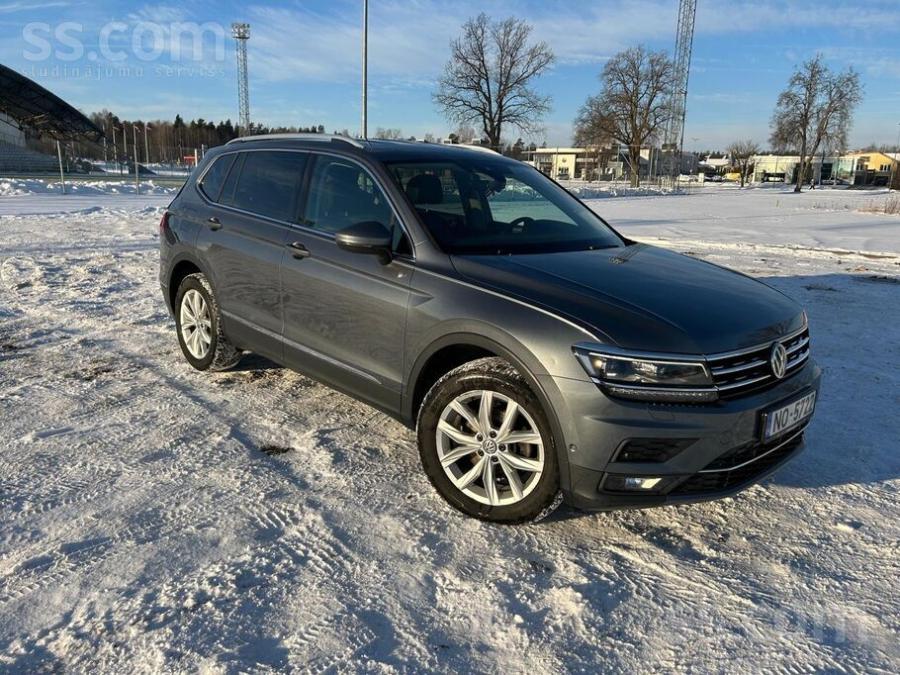 Pelēks Volkswagen Tiguan 2018 Valmiera, ar dzinēja tilpumu 2.00 L un nobraukumu 137 tūkst. km par 20500 €, foto 5 vietnē AUTOMOTO.COM.LV