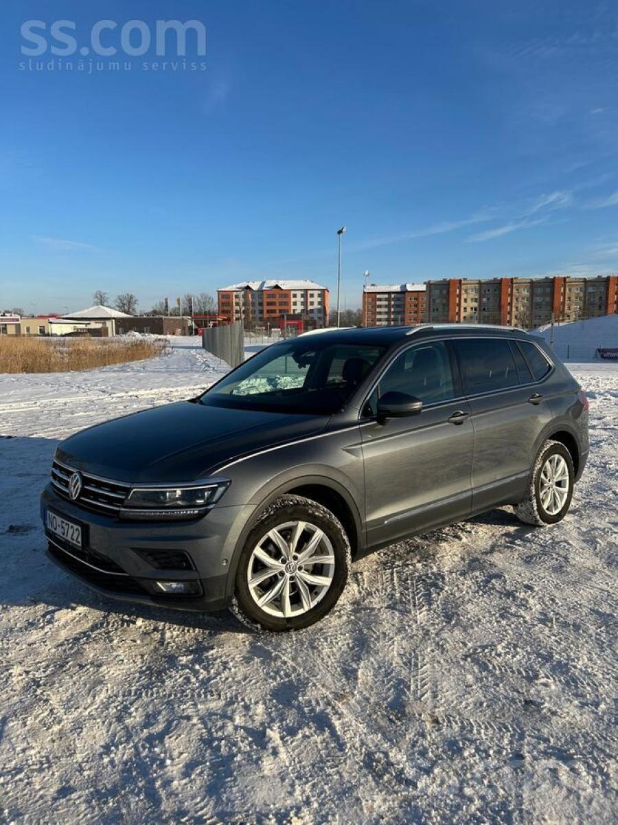 Pelēks Volkswagen Tiguan 2018 Valmiera, ar dzinēja tilpumu 2.00 L un nobraukumu 137 tūkst. km par 20500 €, foto 6 vietnē AUTOMOTO.COM.LV