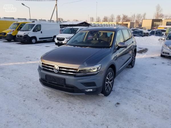 Pelēks Volkswagen Tiguan 2018 Kauņa, ar dzinēja tilpumu 2.00 L un nobraukumu 336 tūkst. km par 13750 €, foto 1 vietnē AUTOMOTO.COM.LV