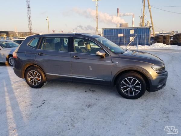 Pelēks Volkswagen Tiguan 2018 Kauņa, ar dzinēja tilpumu 2.00 L un nobraukumu 336 tūkst. km par 13750 €, foto 3 vietnē AUTOMOTO.COM.LV