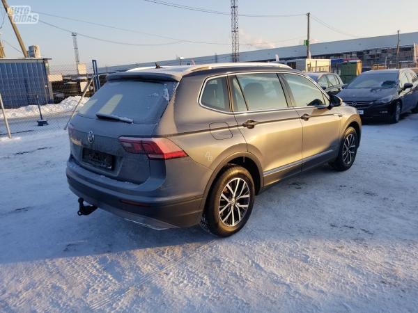 Pelēks Volkswagen Tiguan 2018 Kauņa, ar dzinēja tilpumu 2.00 L un nobraukumu 336 tūkst. km par 13750 €, foto 4 vietnē AUTOMOTO.COM.LV