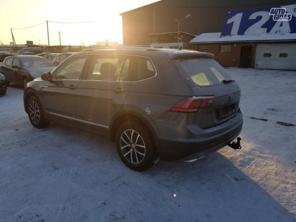 Pelēks Volkswagen Tiguan 2018 Kauņa, ar dzinēja tilpumu 2.00 L un nobraukumu 336 tūkst. km par 13750 €, foto 5 vietnē AUTOMOTO.COM.LV