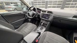 Grey Volkswagen Tiguan 2018 in Vilnius, with an engine capacity of 1.40 L and mileage of 295 thousand km for 15113 €, photo 7 on AUTOMOTO.COM.LV