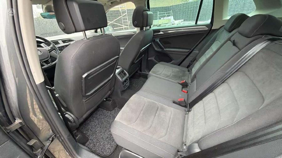 Grey Volkswagen Tiguan 2018 in Vilnius, with an engine capacity of 1.40 L and mileage of 295 thousand km for 15113 €, photo 13 on AUTOMOTO.COM.LV