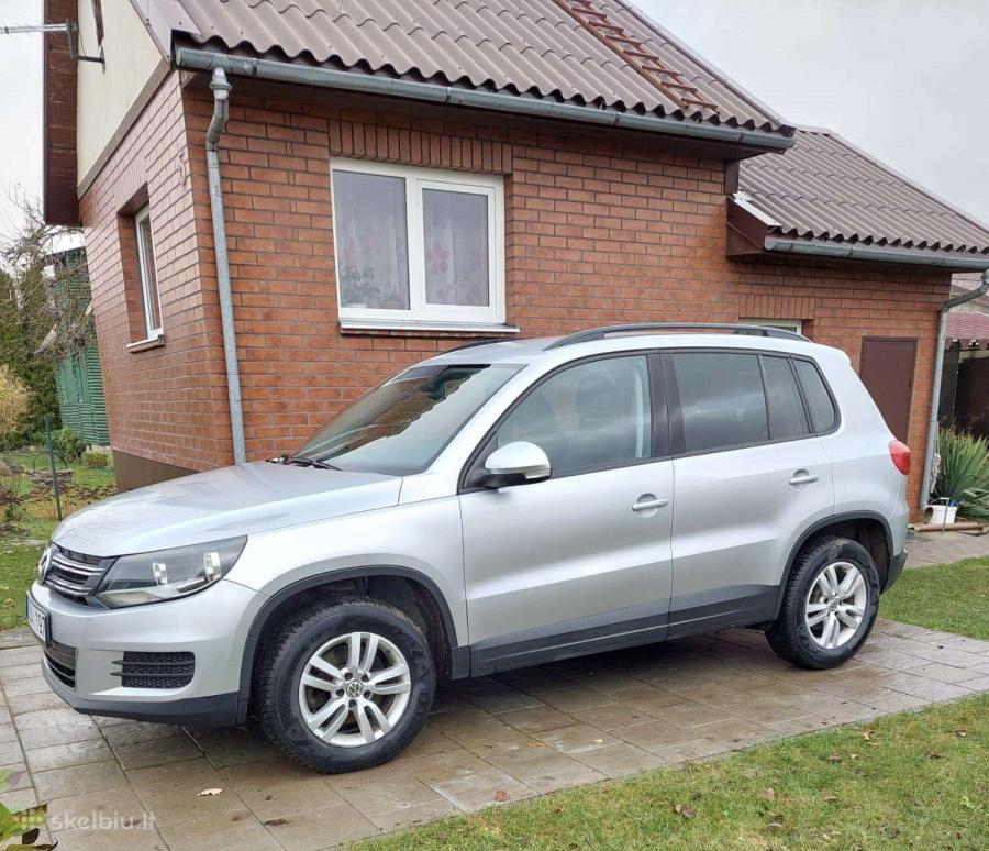 Grey Volkswagen Tiguan 2018 in Klaipeda, with an engine capacity of 2.00 L and mileage of 60 thousand km for 14500 €, photo 2 on AUTOMOTO.COM.LV