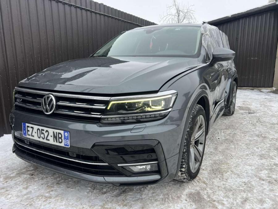 Pelēks Volkswagen Tiguan 2018 Kauņa, ar dzinēja tilpumu 1.97 L un nobraukumu 170 tūkst. km par 9200 €, foto 1 vietnē AUTOMOTO.COM.LV