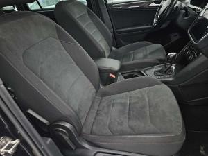 Grey Volkswagen Tiguan 2018 in Pakruojis, with an engine capacity of 1.97 L and mileage of 210 thousand km for 14300 €, photo 16 on AUTOMOTO.COM.LV