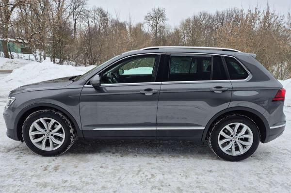 Pelēks Volkswagen Tiguan 2018 Panevēža, ar dzinēja tilpumu 1.97 L un nobraukumu 319 tūkst. km par 12999 €, foto 2 vietnē AUTOMOTO.COM.LV