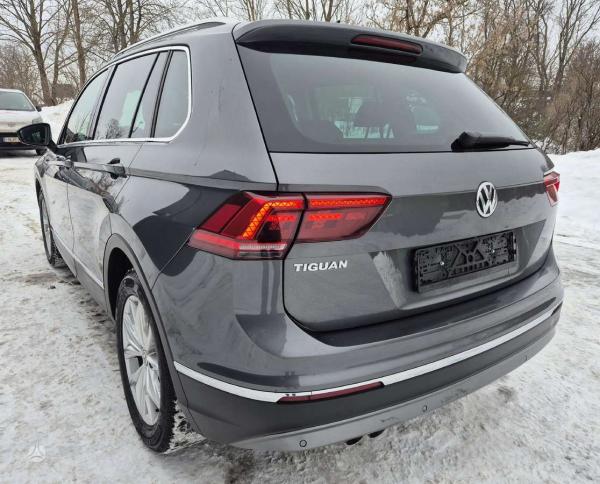 Pelēks Volkswagen Tiguan 2018 Panevēža, ar dzinēja tilpumu 1.97 L un nobraukumu 319 tūkst. km par 12999 €, foto 3 vietnē AUTOMOTO.COM.LV