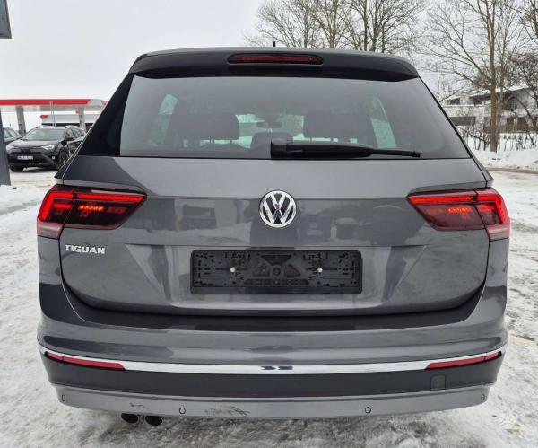 Pelēks Volkswagen Tiguan 2018 Panevēža, ar dzinēja tilpumu 1.97 L un nobraukumu 319 tūkst. km par 12999 €, foto 4 vietnē AUTOMOTO.COM.LV