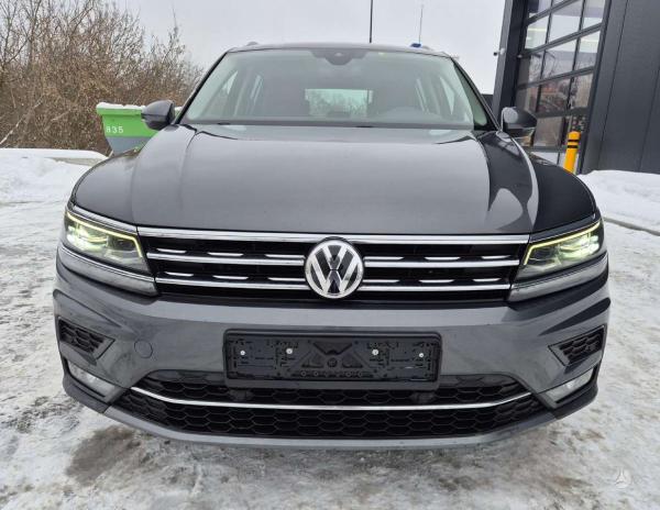 Pelēks Volkswagen Tiguan 2018 Panevēža, ar dzinēja tilpumu 1.97 L un nobraukumu 319 tūkst. km par 12999 €, foto 8 vietnē AUTOMOTO.COM.LV