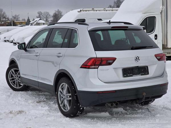 Pelēks Volkswagen Tiguan 2018 Tauragė, ar dzinēja tilpumu 2.00 L un nobraukumu 250 tūkst. km par 12500 €, foto 2 vietnē AUTOMOTO.COM.LV