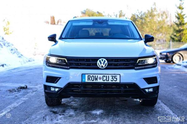 Grey Volkswagen Tiguan 2018 in Kretinga, with an engine capacity of 2.00 L and mileage of 202 thousand km for 19650 €, photo 4 on AUTOMOTO.COM.LV