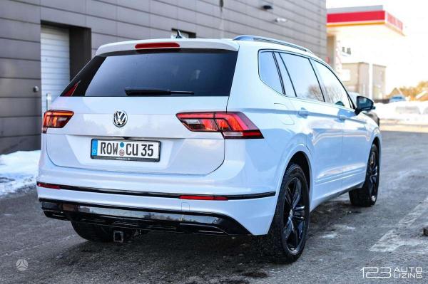 Grey Volkswagen Tiguan 2018 in Kretinga, with an engine capacity of 2.00 L and mileage of 202 thousand km for 19650 €, photo 8 on AUTOMOTO.COM.LV