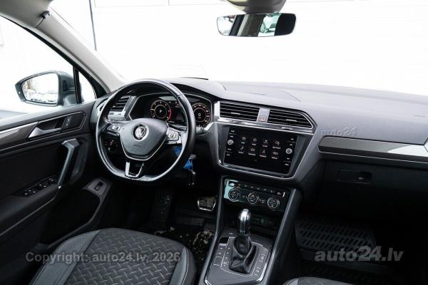 Pelēks Volkswagen Tiguan 2018 Rīga, ar dzinēja tilpumu 2.00 L un nobraukumu 175 tūkst. km par 17250 €, foto 9 vietnē AUTOMOTO.COM.LV