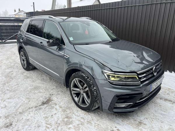 Grey Volkswagen Tiguan 2018 in Kaunas, with an engine capacity of 1.97 L and mileage of 170 thousand km for 9200 €, photo 3 on AUTOMOTO.COM.LV
