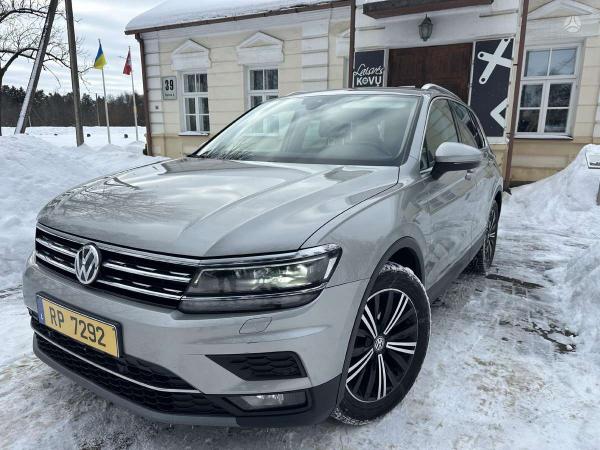 Grey Volkswagen Tiguan 2018 in Utena, with an engine capacity of 2.00 L and mileage of 253 thousand km for 14900 €, photo 1 on AUTOMOTO.COM.LV