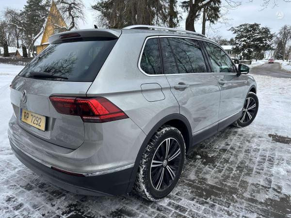Grey Volkswagen Tiguan 2018 in Utena, with an engine capacity of 2.00 L and mileage of 253 thousand km for 14900 €, photo 2 on AUTOMOTO.COM.LV