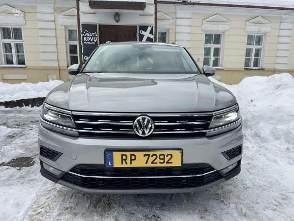 Grey Volkswagen Tiguan 2018 in Utena, with an engine capacity of 2.00 L and mileage of 253 thousand km for 14900 €, photo 5 on AUTOMOTO.COM.LV