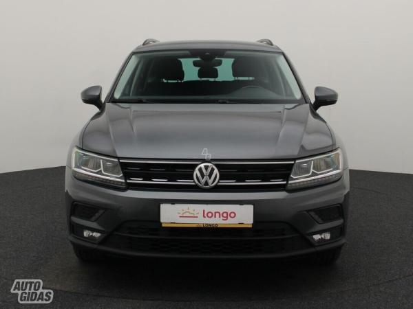 Pelēks Volkswagen Tiguan 2018 Viļņa, ar dzinēja tilpumu 2.00 L un nobraukumu 148 tūkst. km par 18999 €, foto 3 vietnē AUTOMOTO.COM.LV