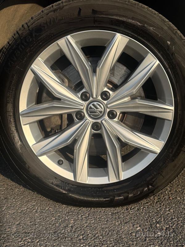 Pelēks Volkswagen Tiguan 2018 Tallina, ar dzinēja tilpumu 2.00 L un nobraukumu 166 tūkst. km par 20900 €, foto 11 vietnē AUTOMOTO.COM.LV