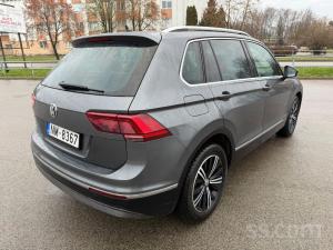 Pelēks Volkswagen Tiguan 2018 Rīga, ar dzinēja tilpumu 2.00 L un nobraukumu 114 tūkst. km par 18500 €, foto 4 vietnē AUTOMOTO.COM.LV