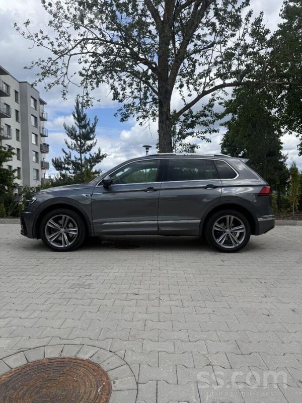 Grey Volkswagen Tiguan 2018 in Riga, with an engine capacity of 2.00 L and mileage of 116 thousand km for 22000 €, photo 4 on AUTOMOTO.COM.LV