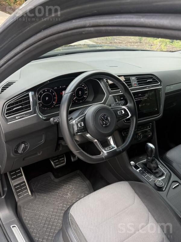 Grey Volkswagen Tiguan 2018 in Riga, with an engine capacity of 2.00 L and mileage of 116 thousand km for 22000 €, photo 10 on AUTOMOTO.COM.LV