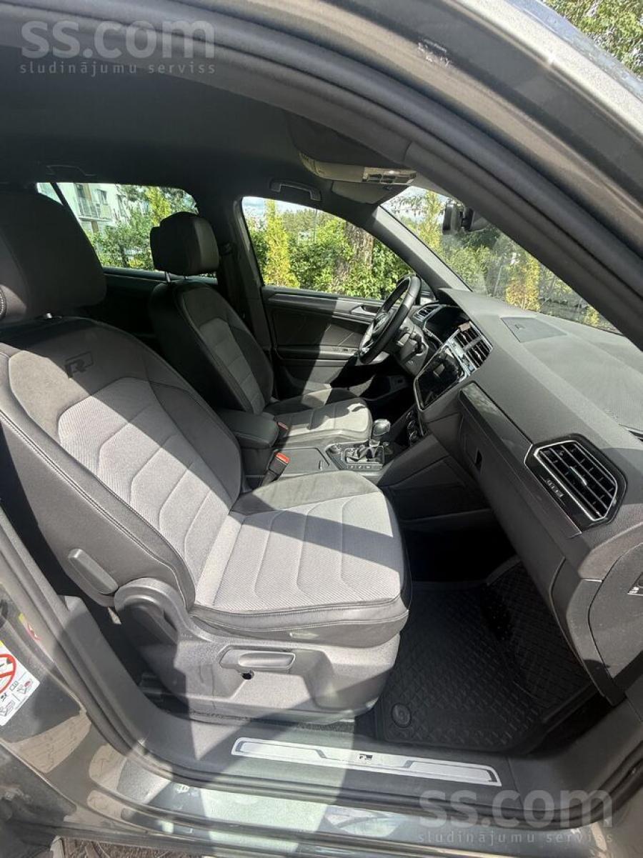 Pelēks Volkswagen Tiguan 2018 Rīga, ar dzinēja tilpumu 2.00 L un nobraukumu 116 tūkst. km par 22000 €, foto 13 vietnē AUTOMOTO.COM.LV