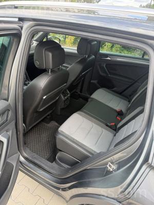 Pelēks Volkswagen Tiguan 2018 Rīga, ar dzinēja tilpumu 2.00 L un nobraukumu 116 tūkst. km par 22000 €, foto 14 vietnē AUTOMOTO.COM.LV